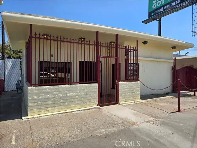 N Blackstone AV Fresno CA 93703 MLS #FR25196373 – The California Company